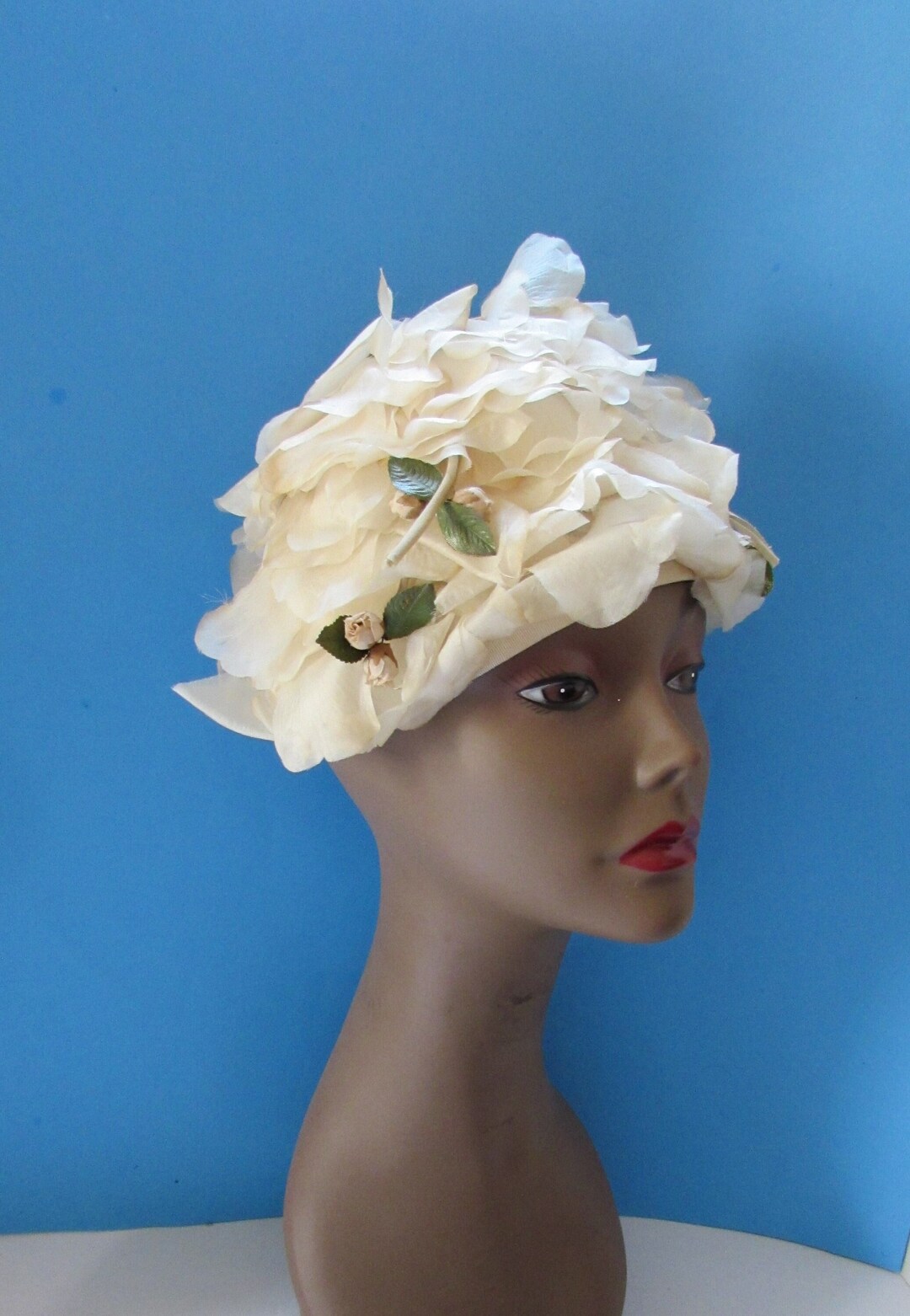 Vintage Hat 1960 Era Mid Century Design Frothy Petals Cream Tone ...