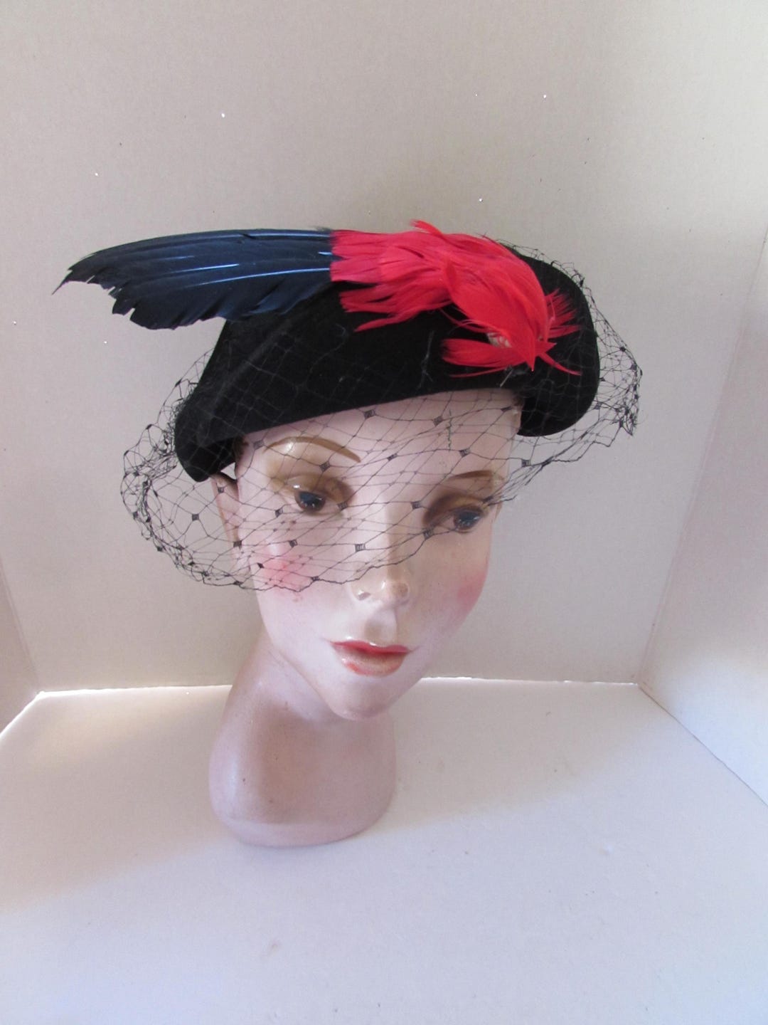 Vintage Topper Black Felt Hat Black Feather Crimson Red Feather Fur ...
