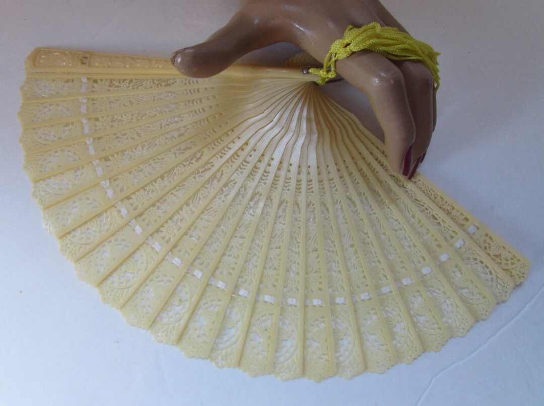 Vintage Fan Plastic Fan Open Work Fan Dancing Girls Decorative Fan ...
