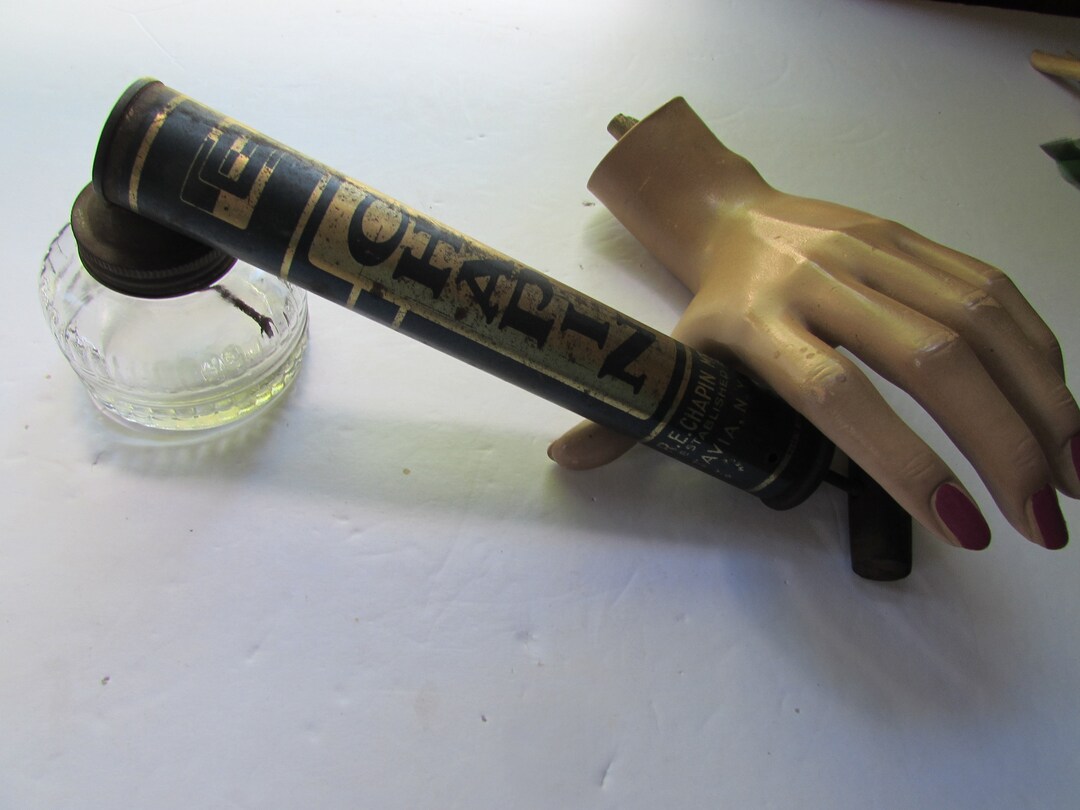 Very Vintage Bug Sprayer Hand Pump Chapin Manufacturing Vintage Tools ...