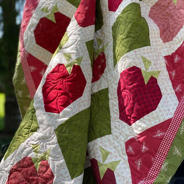 Strawberry Quilt - Etsy