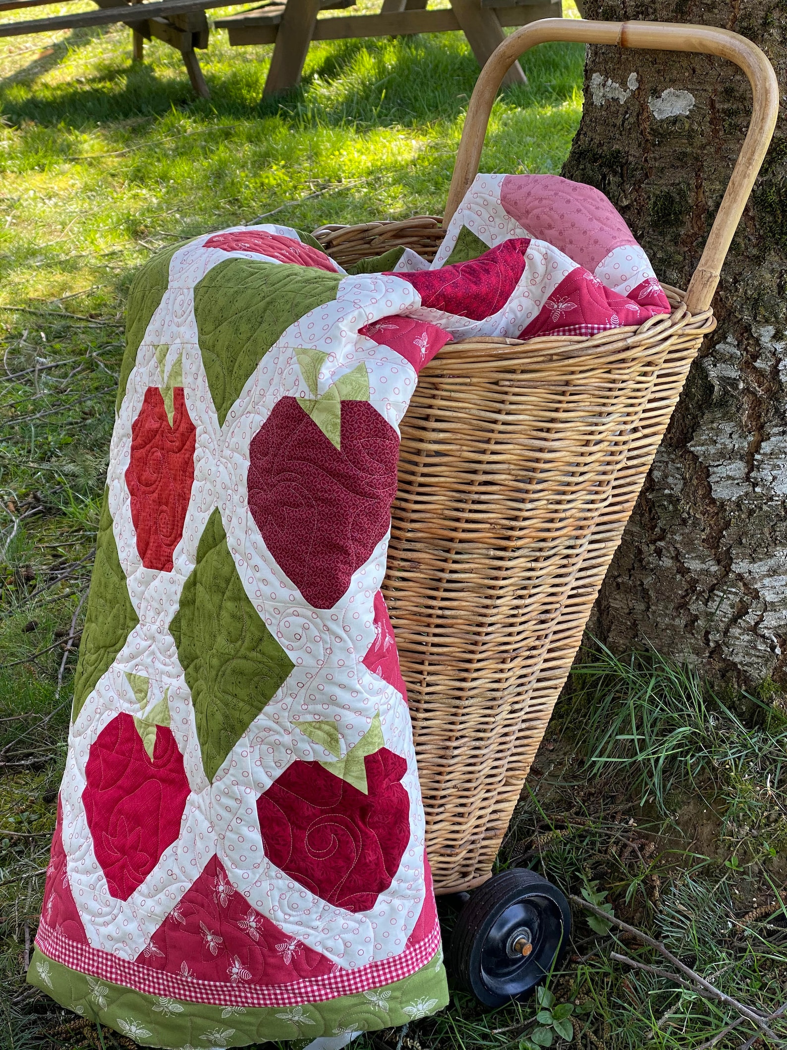 Strawberry Patches // Digital Pattern - Etsy