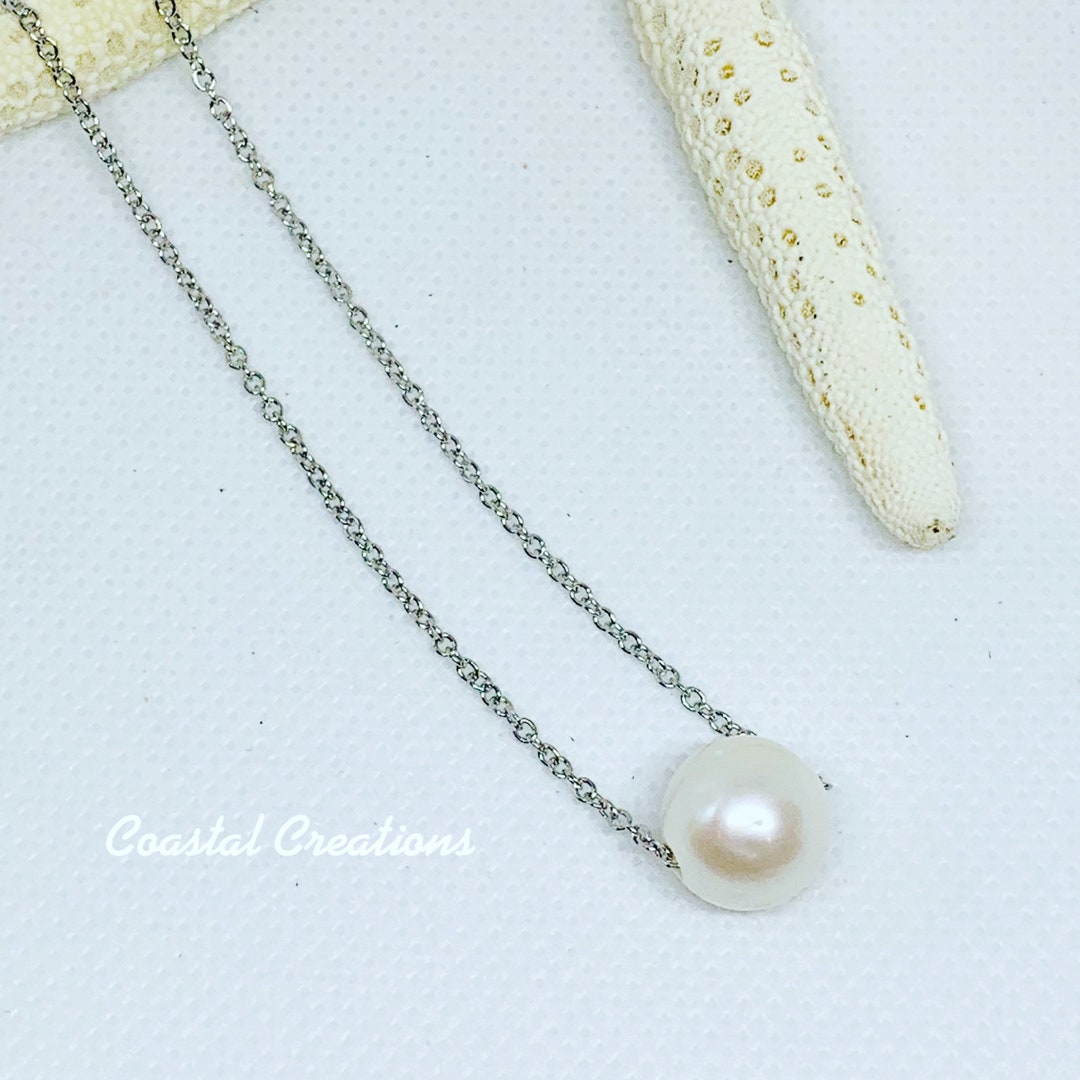 Floating Pearl Necklace - Etsy