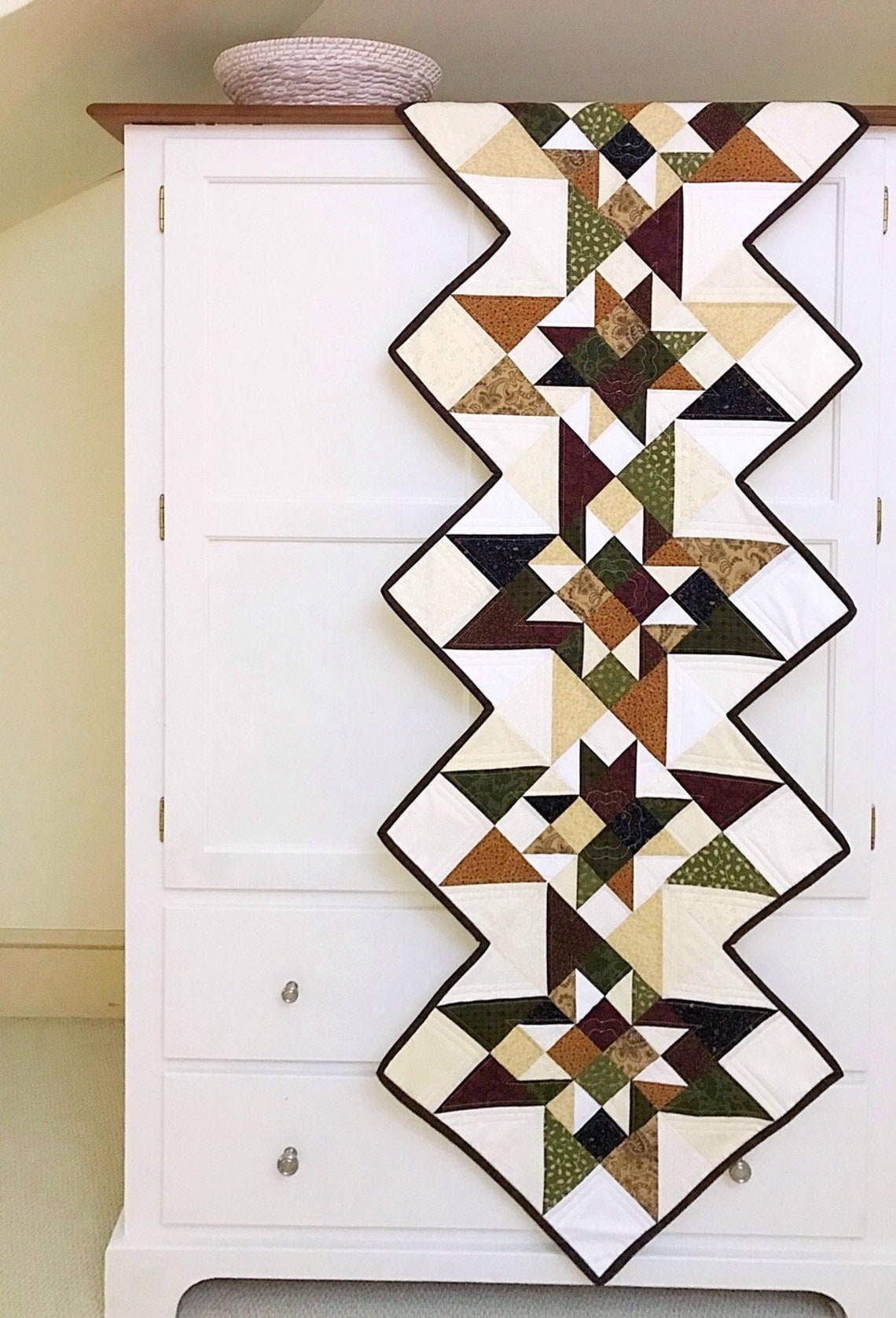 Quilt Patterns PDF Table Runner Pattern Scrappy Table Runner Pattern ...