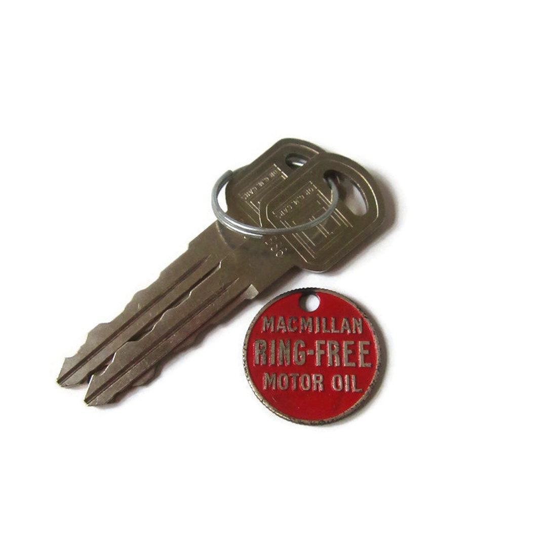Macmillan Ring-free Motor Oil Key Ring Fob Antique Petroliana, Vintage ...