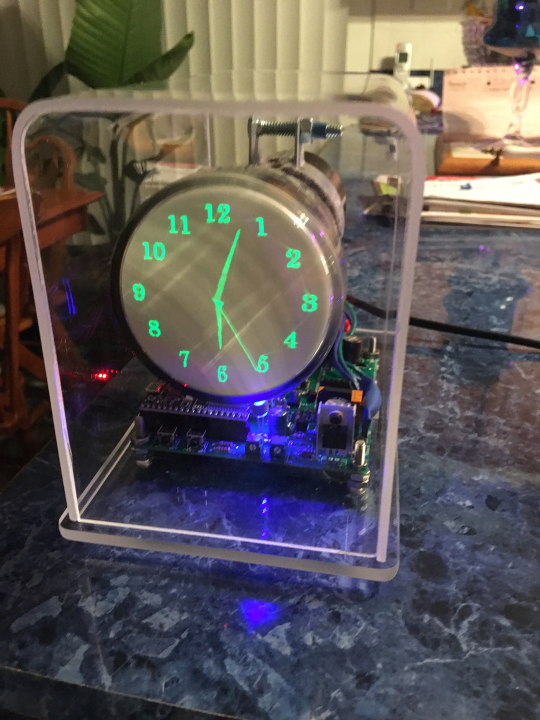 Oscilloscope Clock or Scope Clock Made With DG7-12C Flat Faced CRT ...