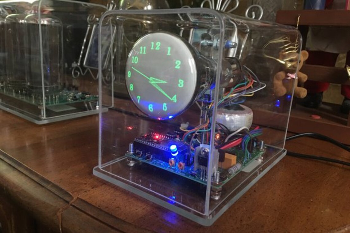 Oscilloscope Clock or Scope Clock Made With Cathode Ray Tube - Etsy