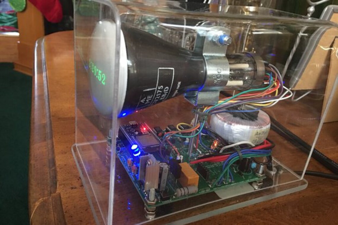 Oscilloscope Clock or Scope Clock Made With Cathode Ray Tube - Etsy