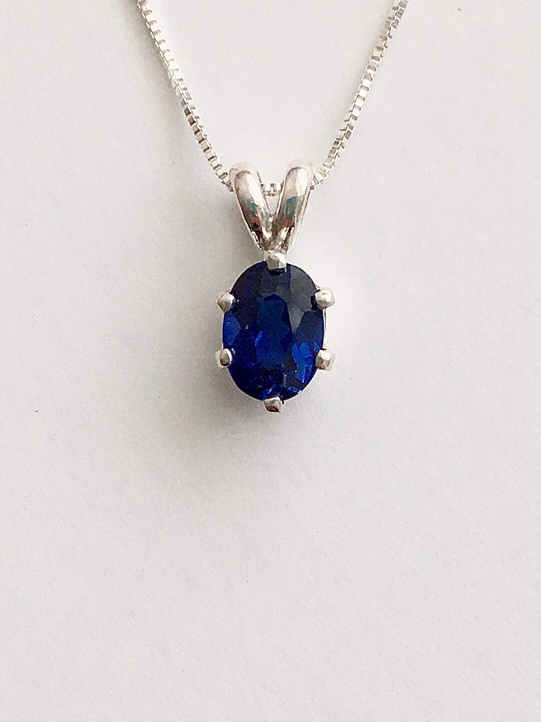 Collier saphir, pendentif saphir, collier pierre bleu foncé, collier ...