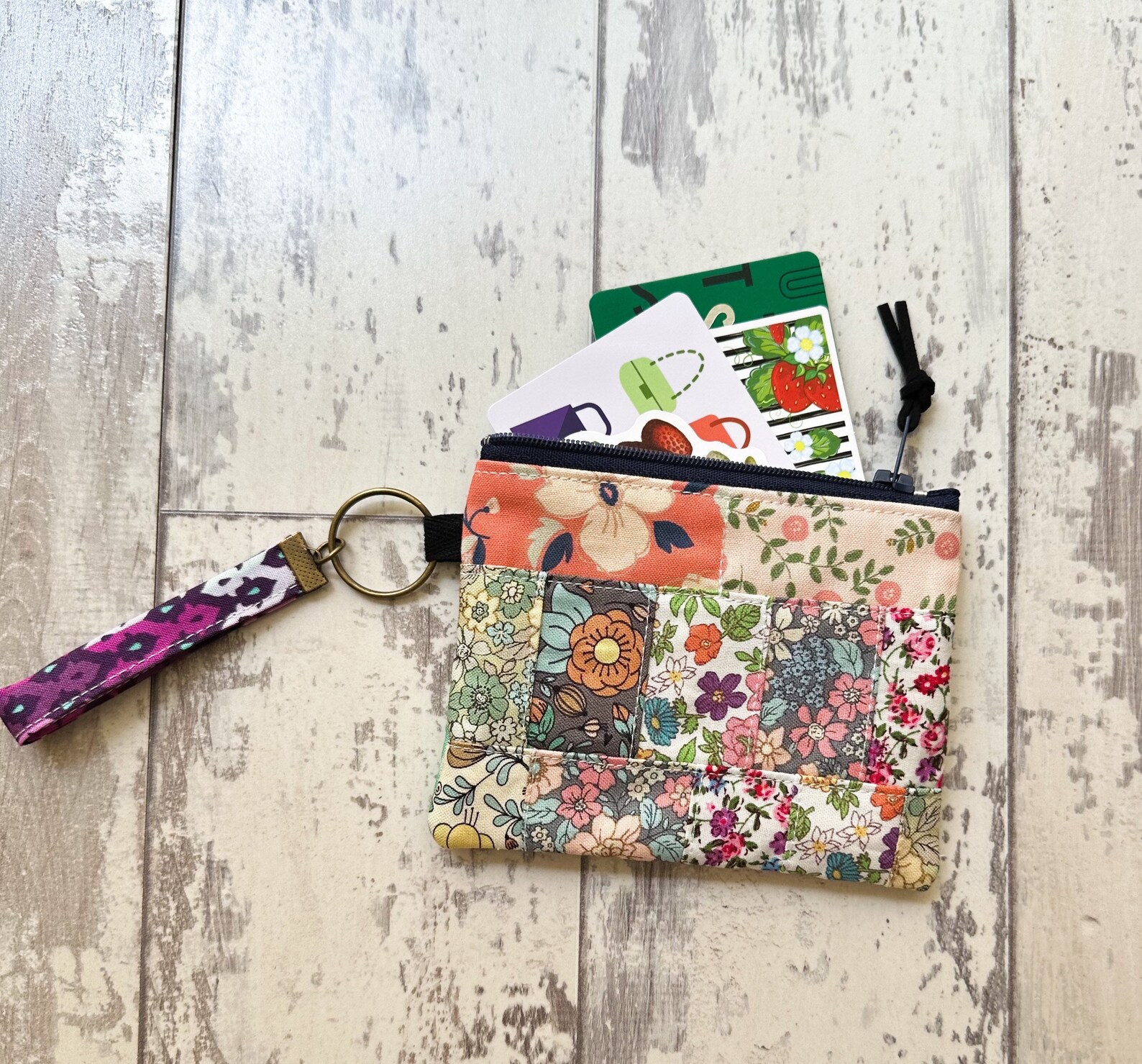 Handmade Patchwork Cotton Coin Purse: Floral Zipper Pouch With Keyring ...