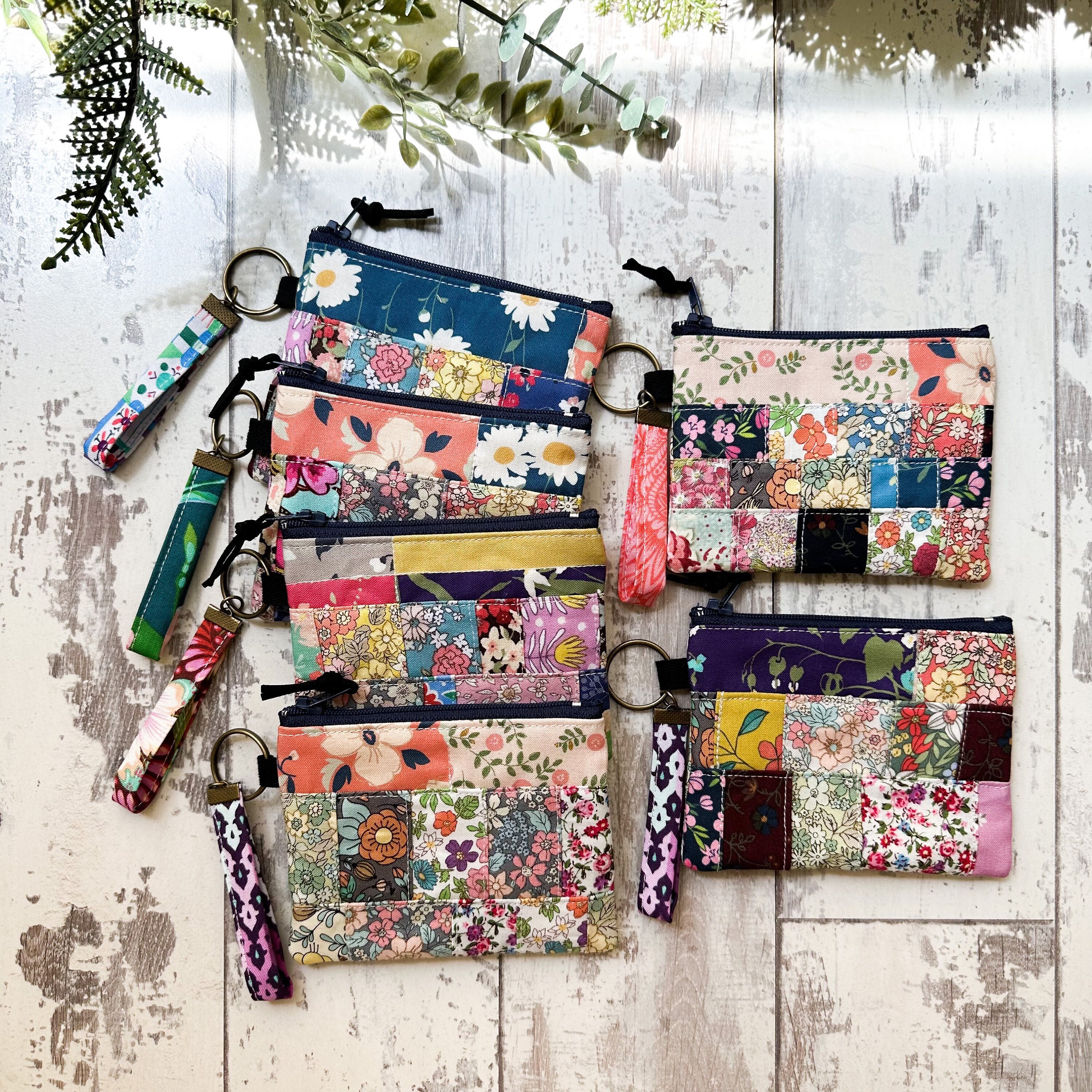 Handmade Patchwork Cotton Coin Purse: Floral Zipper Pouch With Keyring ...