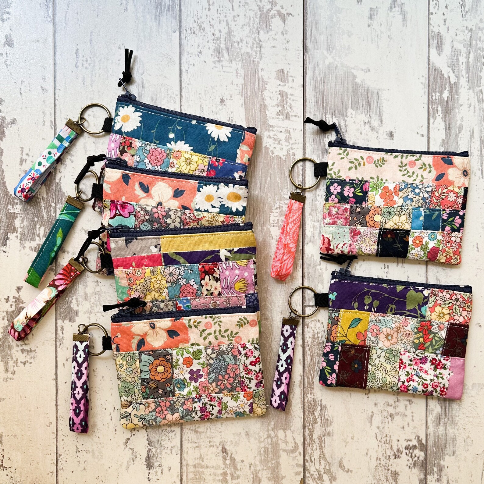 Handmade Patchwork Cotton Coin Purse: Floral Zipper Pouch With Keyring ...