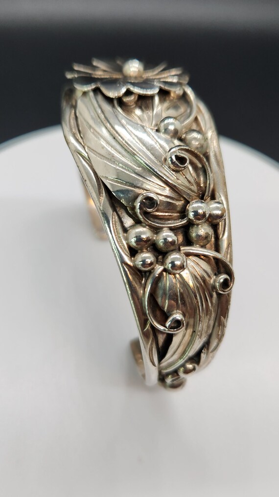 Navajo Sterling Silver Traditional Squash Blossom Cuf… - Gem