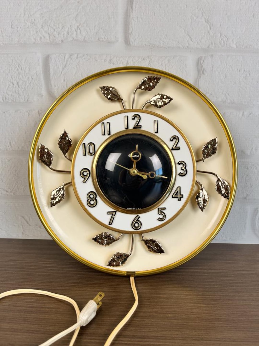 Elegant Vintage Wall Clock, United Clock Co. Model #45, Mid Century ...