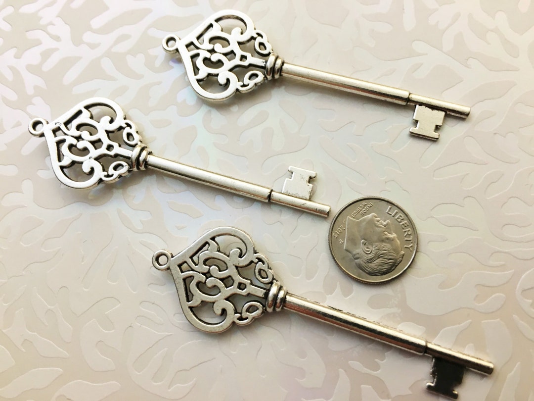 Replica Silver Crown Big Bulk Skeleton Keys Valentine Heart Love Card ...