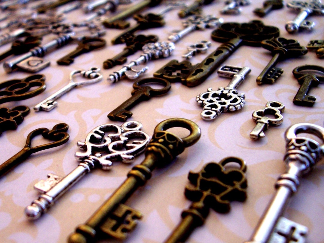 30 Replica Keys Skeleton Scrapbook Diary Notebook Embellishment Charms ...