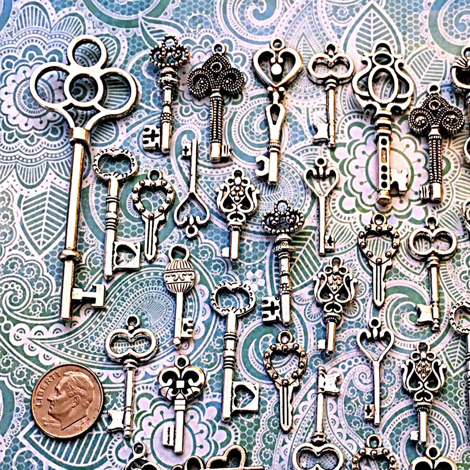 Replica Mixed Colors Skeleton Keys to Light Vintage Antique Charms ...