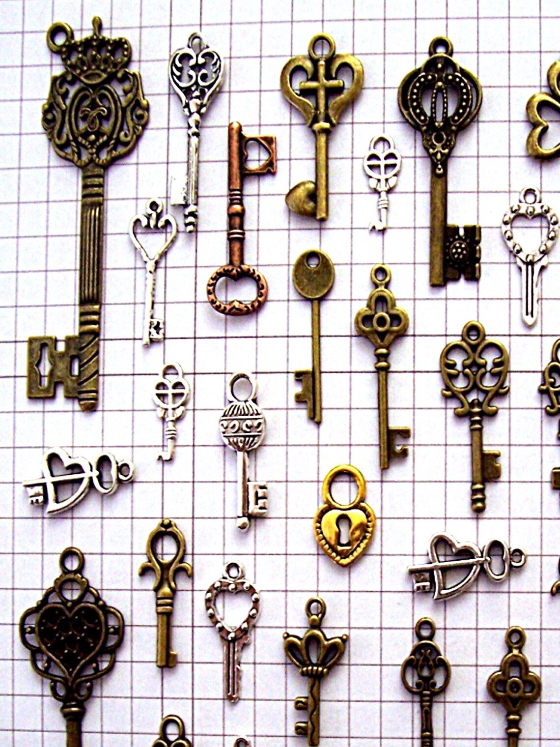 Replica Old Bulk Steampunk Skeleton Keys Mixed Charms Jewelry Gothic ...