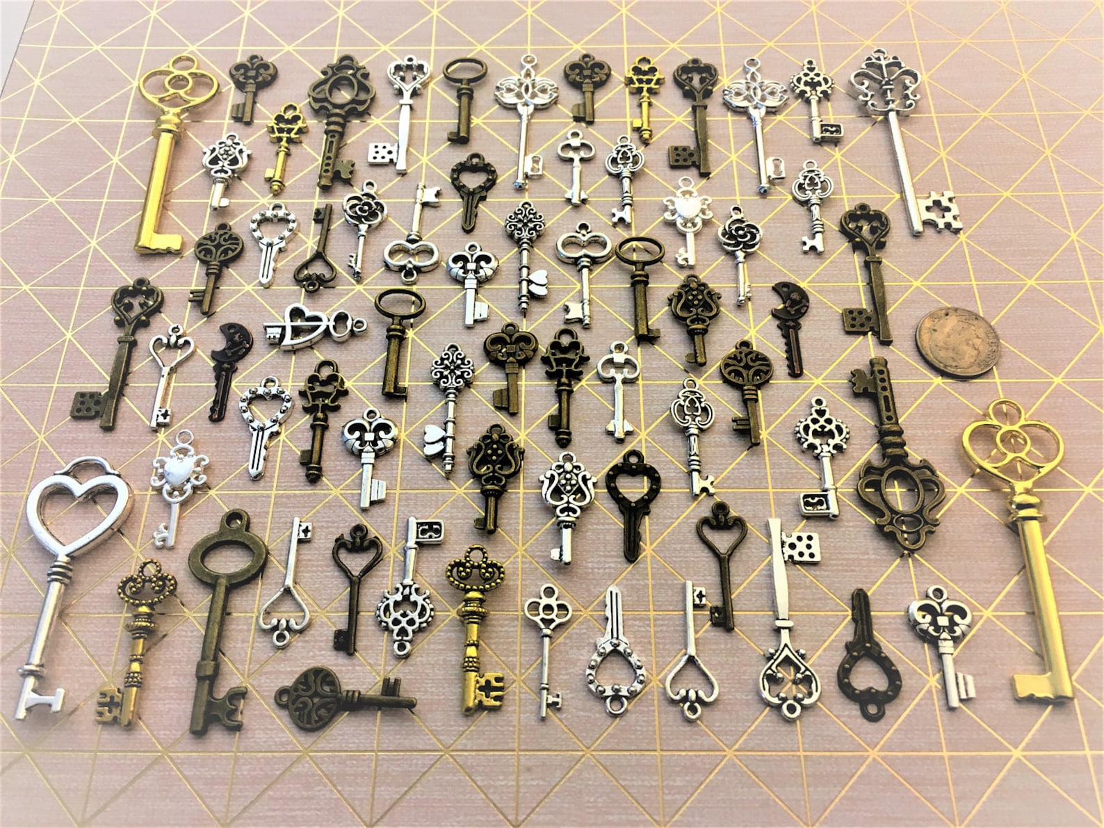 Old Skeleton Keys Vintage Jewelry Antique Keys Charms Door Lock Gate ...