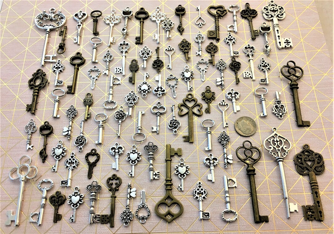 Old Fashioned Replica Mix Keys Home House Marker Keyring Crystal ...