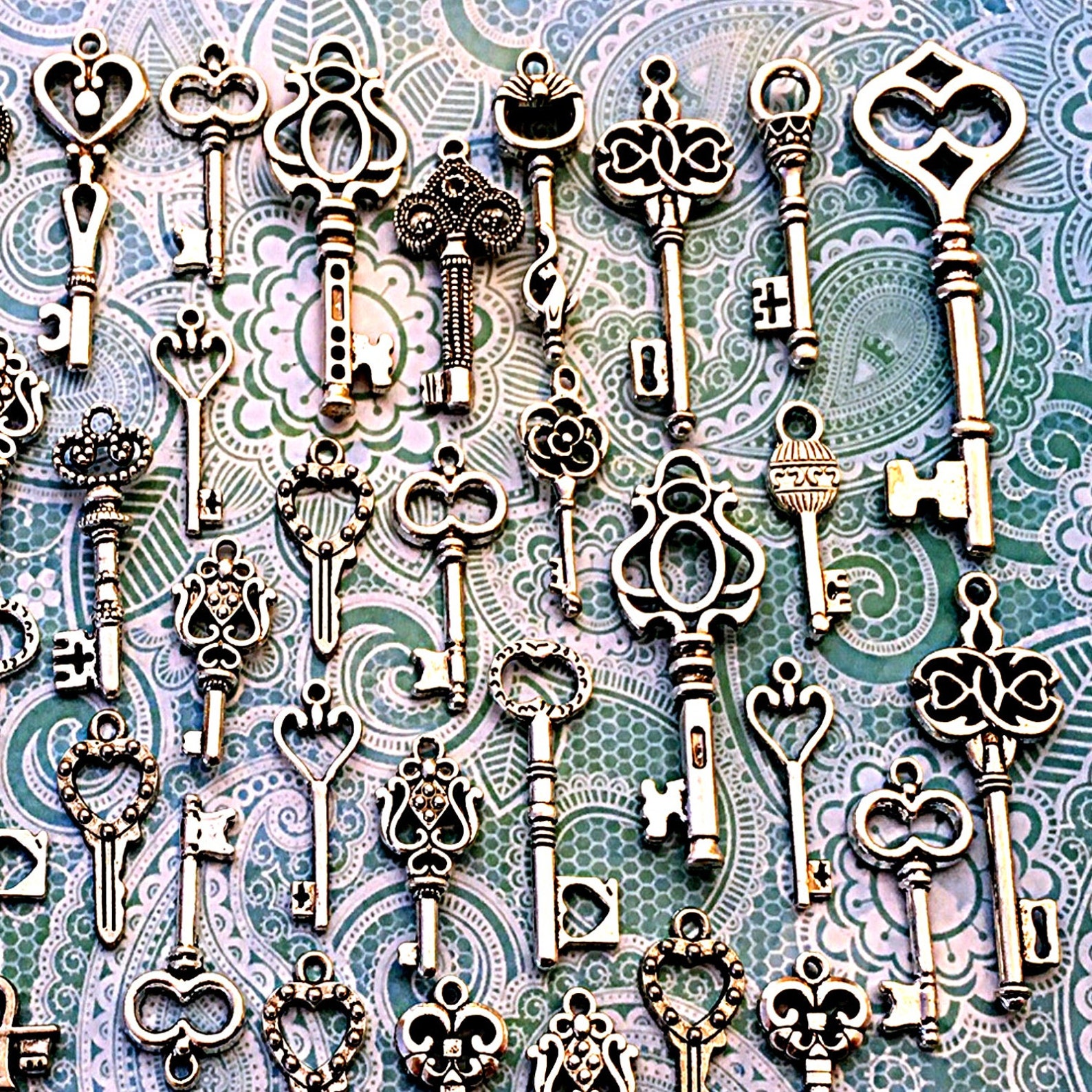 Replica Mixed Colors Skeleton Keys to Light Vintage Antique Charms ...