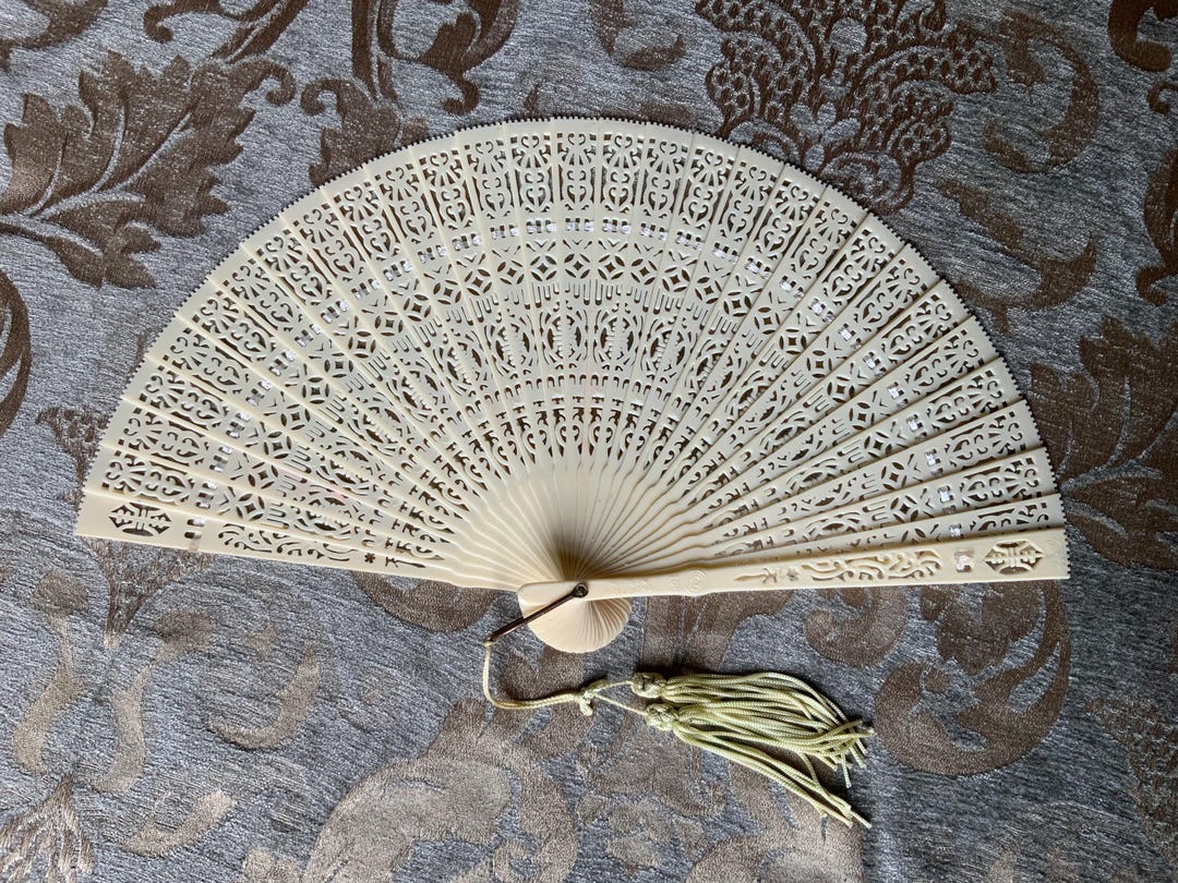 Vintage Brise Hand Fan - Etsy