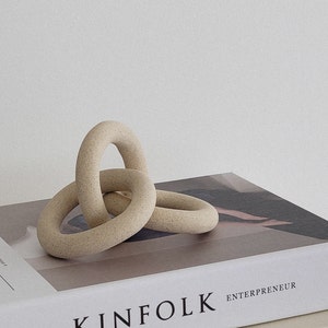 Lazylab Chain Design Ceramic Object, Interior Decorative Pottery Item ...
