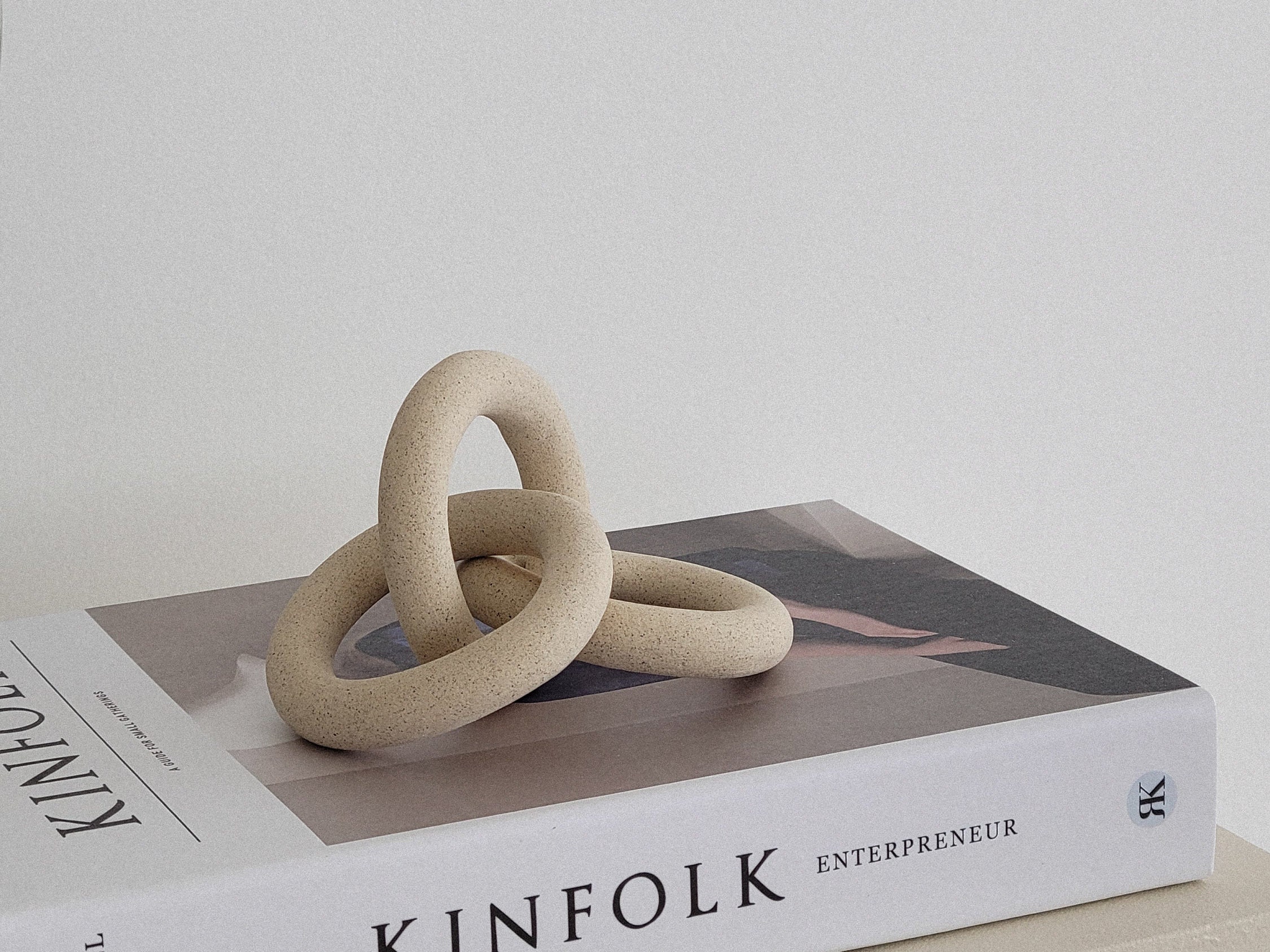 Lazylab Chain Design Ceramic Object, Interior Decorative Pottery Item ...