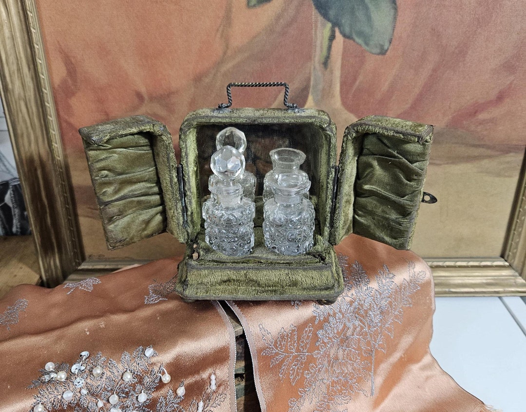 Victorian Green Velvet Perfume Bottle Carrying Case Box I 5" X 5.5" I ...