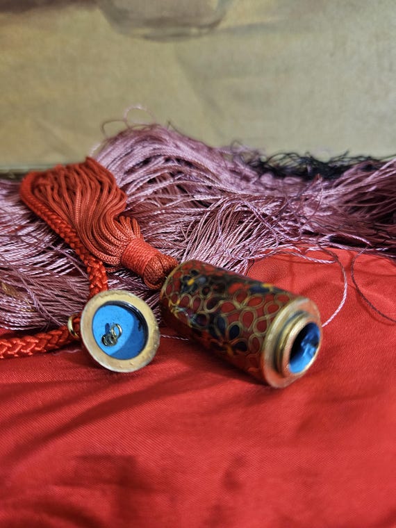 1970s Chinese Red Enamel Floral Cloisonne Secret Comp… - Gem