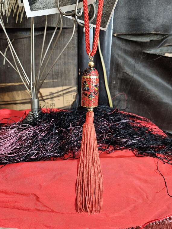 1970s Chinese Red Enamel Floral Cloisonne Secret Comp… - Gem