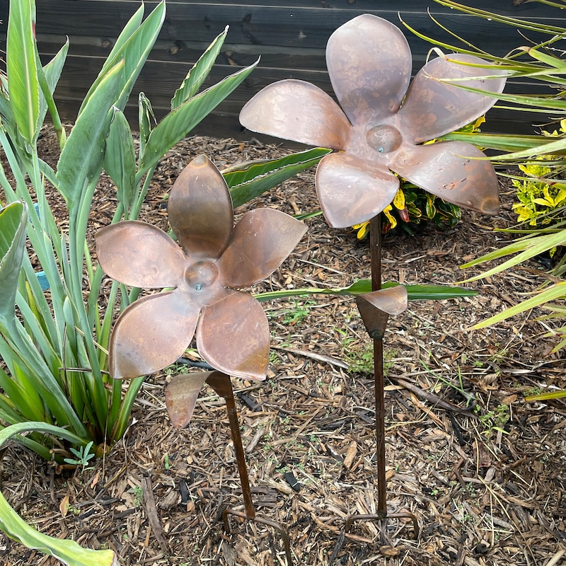 Metal Garden Flowers - Etsy