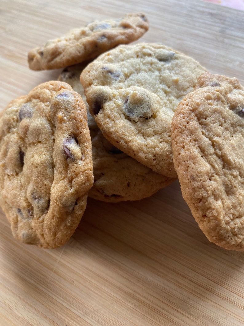 Freshly Baked Dozen Chocolate Chip Cookies - Etsy