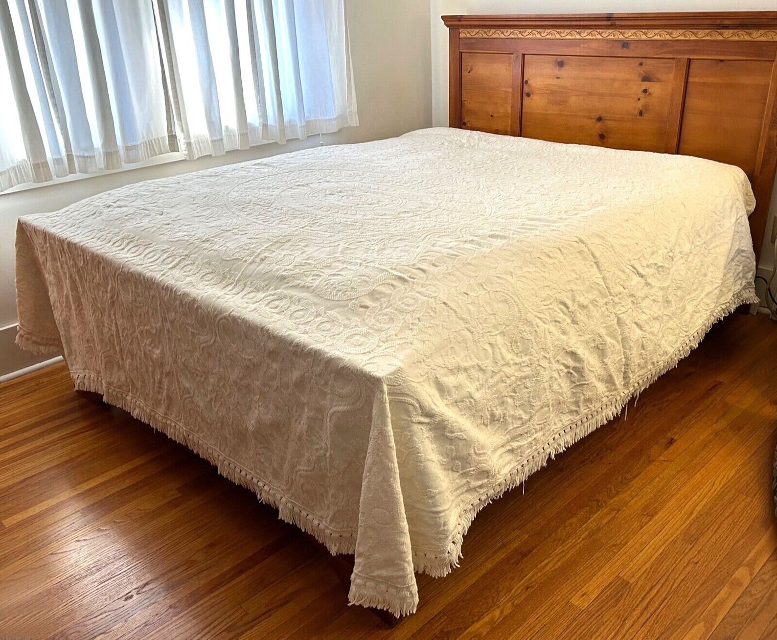 Fringed Chenille Medallion Bedspread Mid Century off White Cotton Full ...