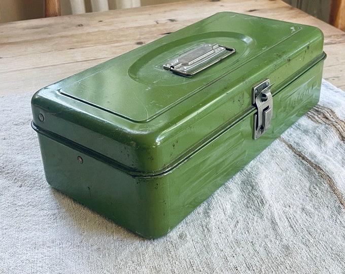 Vintage 1950's Union Tool Box, Green Metal Tackle Box / Vintage Green ...