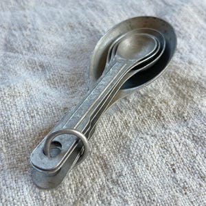 Authentic Vintage US STD Measuring Spoons / Aluminum Vintage Measuring ...
