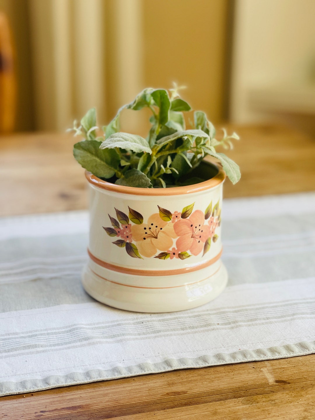Vintage Peach and White Ceramic Pottery Planter Pot Made by Vee Jackson ...