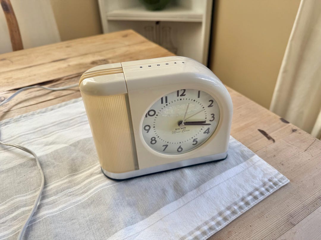 Westclox Big Ben Moonbeam Alarm Clock / Big Ben Art Deco Style Night ...