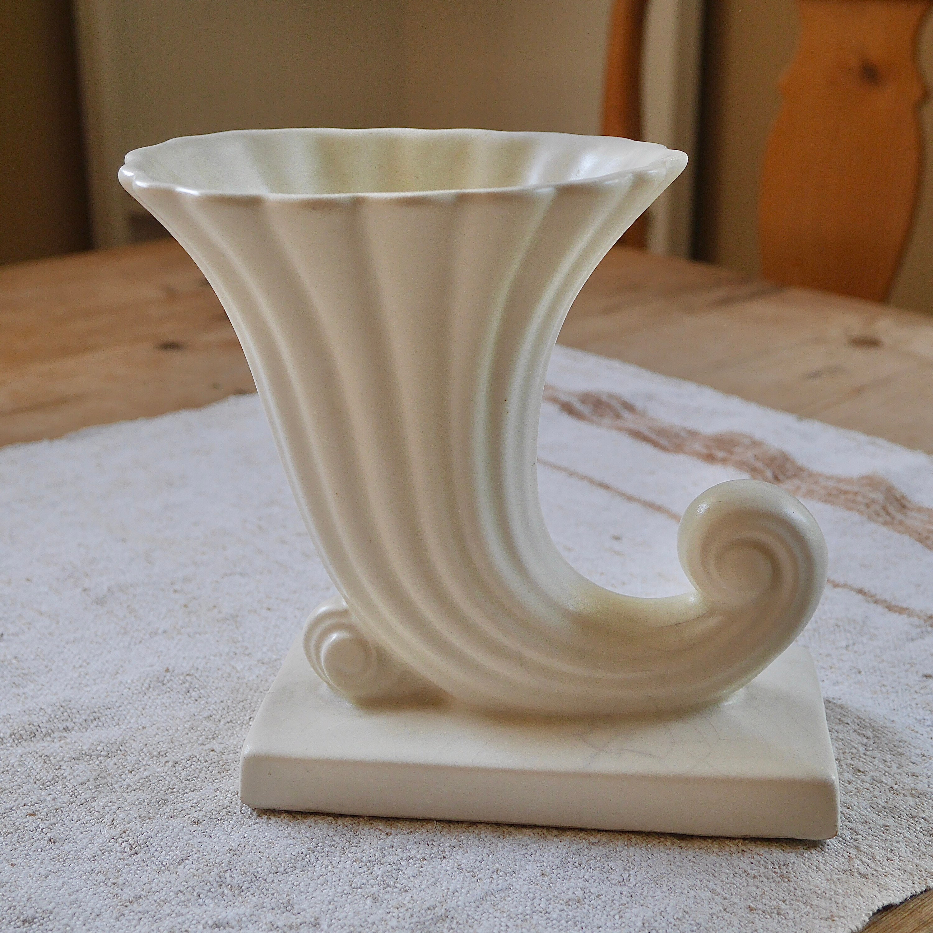 Vintage White Cornucopia Vase by Shawnee Pottery - Etsy UK