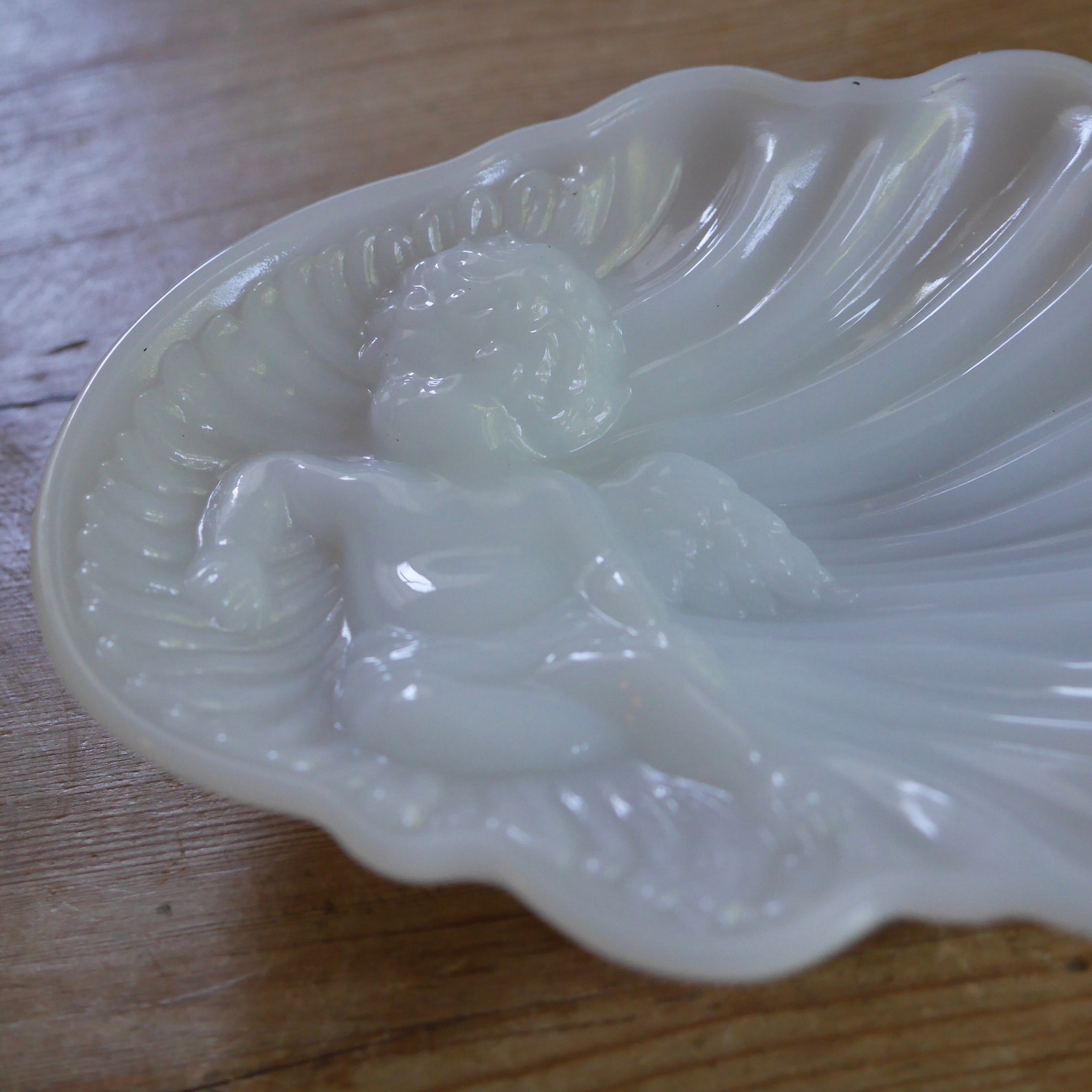 Avon White Milk Glass Sea Shell Angle Soap Dish / Vintage Avon | Etsy