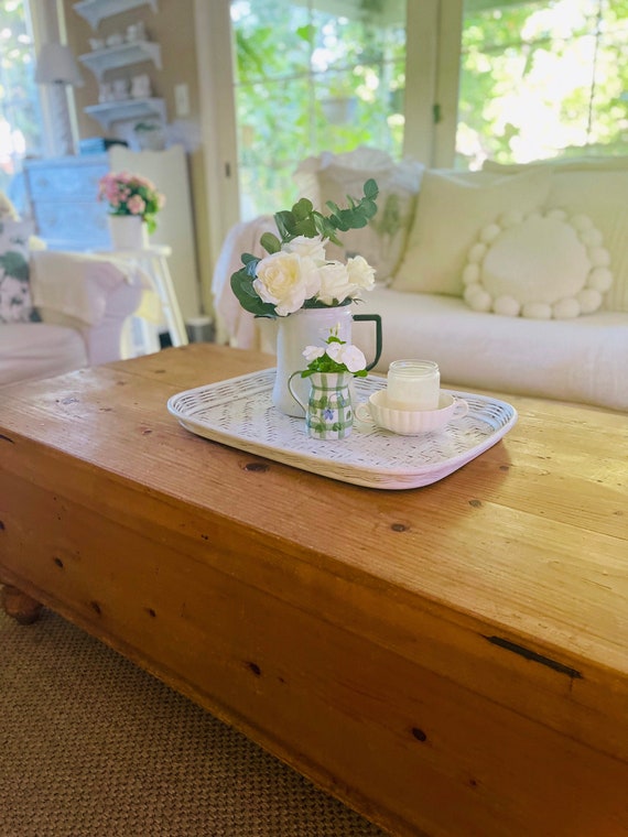 White coffee table with wicker baskets store