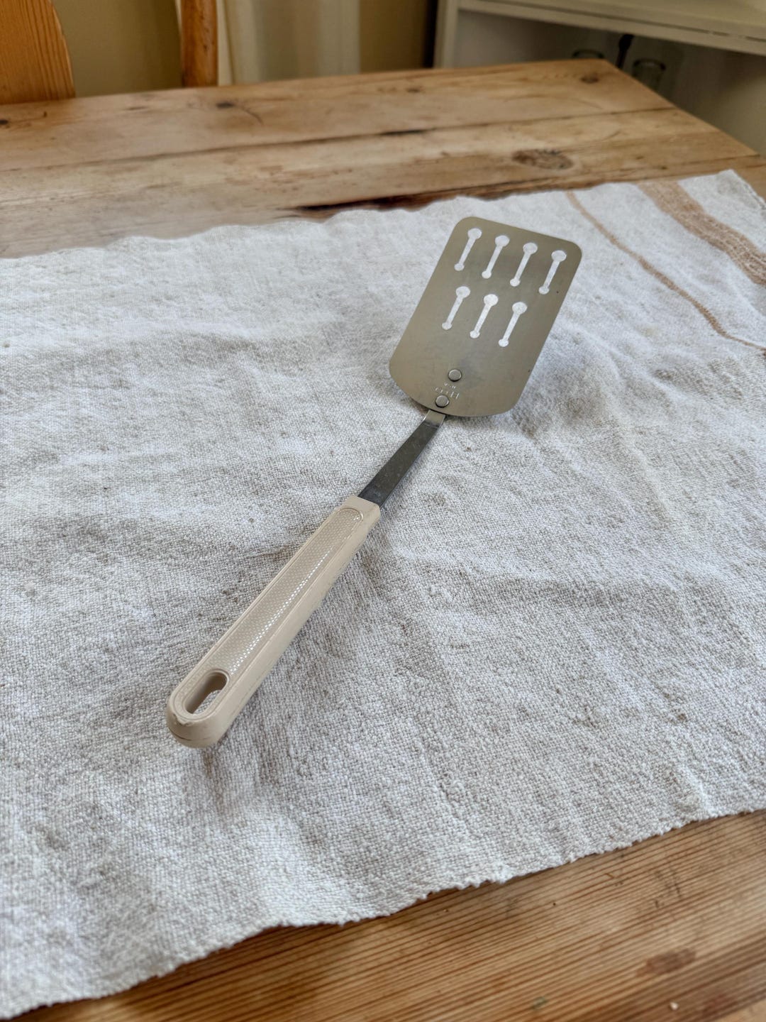 Vintage EKCO USA Stainless Steel Spatula With off White Plastic Handle ...