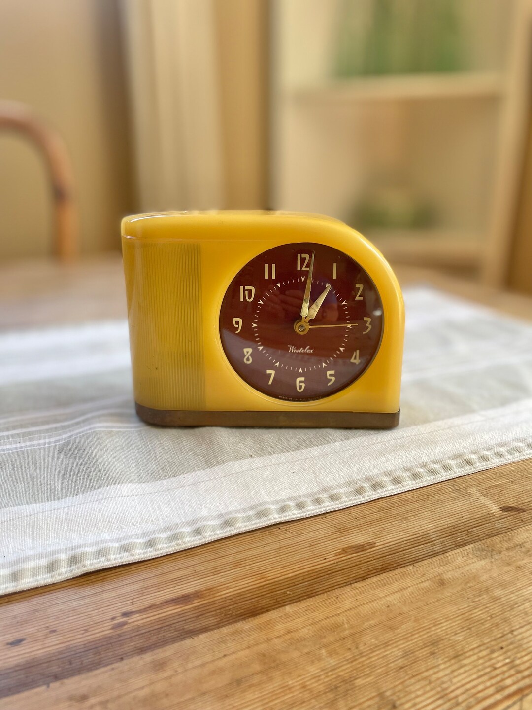 Westclox Moonbeam Alarm Clock, Midcentury Butterscotch, Burgundy Face ...