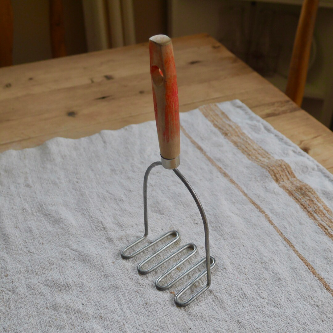 Androck Masher With Red Wood Handle / Red Wood Handle Kitchen Utensil ...