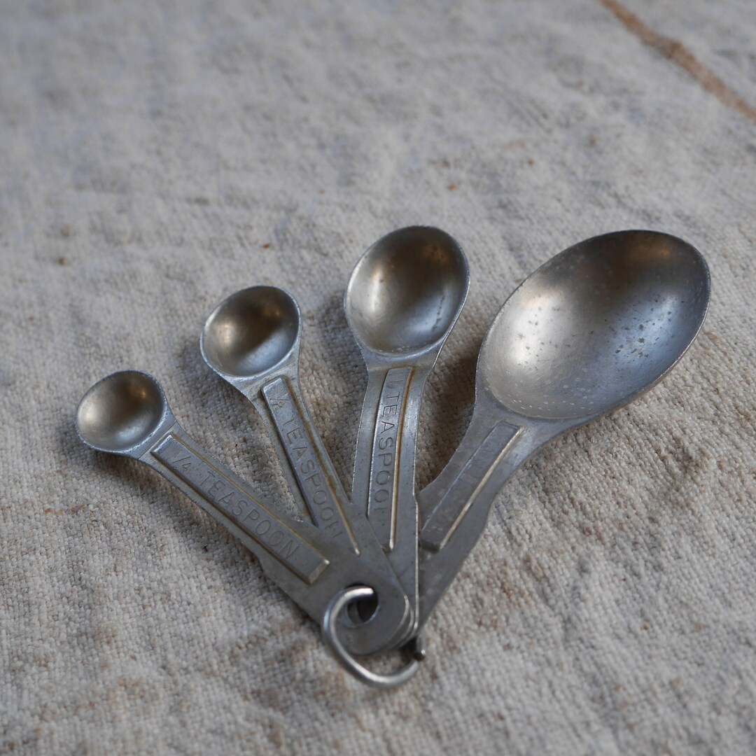 Authentic Vintage US STD Measuring Spoons / Aluminum Vintage Measuring ...