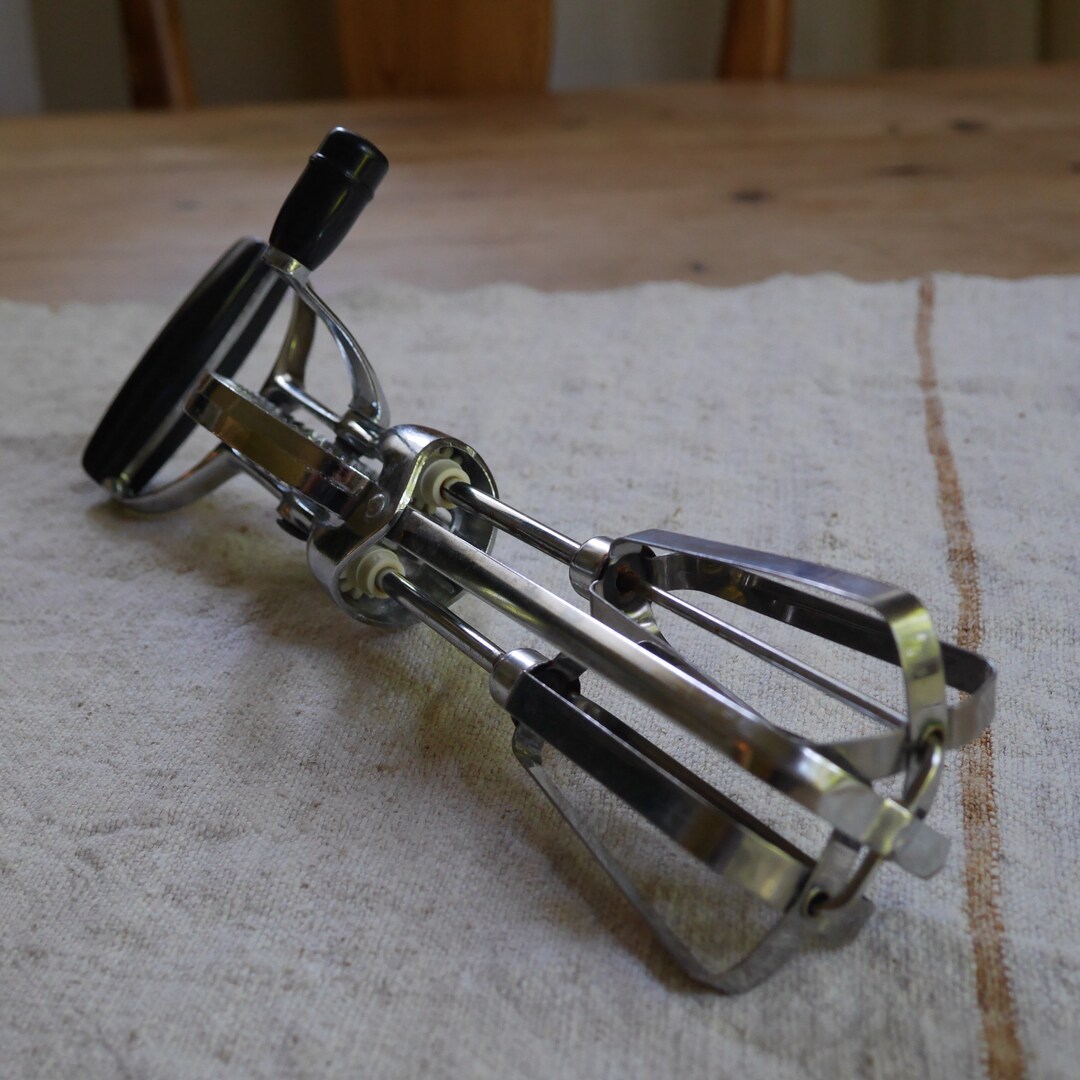 Vintage Hand Mixer With Black Handle / Vintage Stainless Steel Egg ...