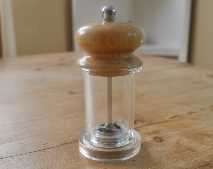 Mr Dudley Peppermill / Pepper Grinder - Etsy