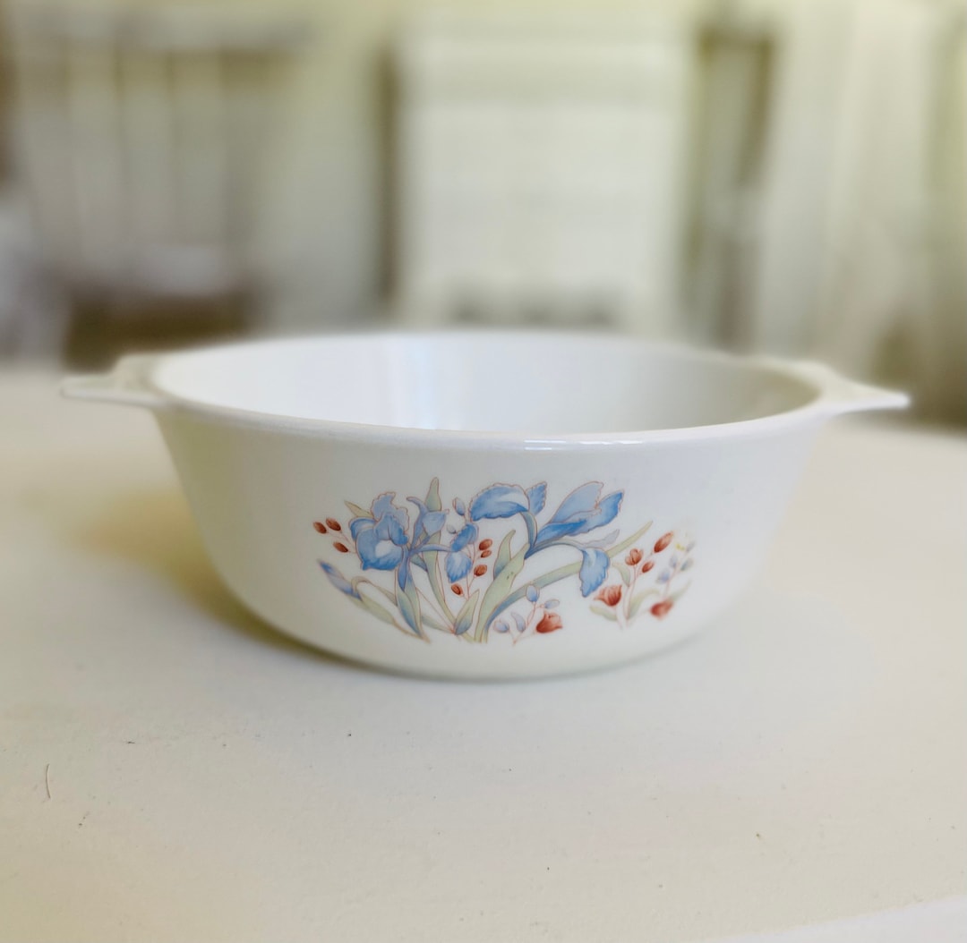 Rare Vintage Pyrex Casserole Dish Made in England / Vintage Pyrex ...