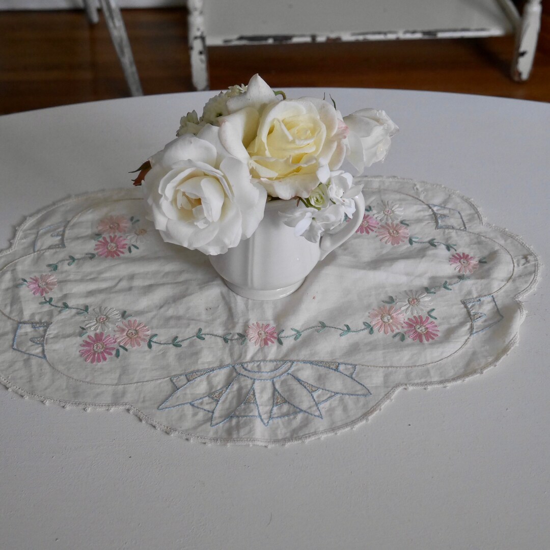 Spring Floral Embroidered Vintage Table Topper - Etsy
