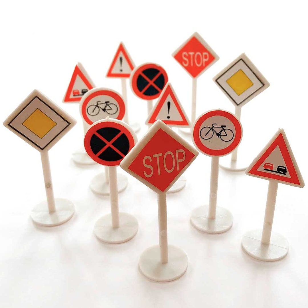 Vintage Road Sign Cake Toppers set of 12, Plastic Traffic Sign Decor ...